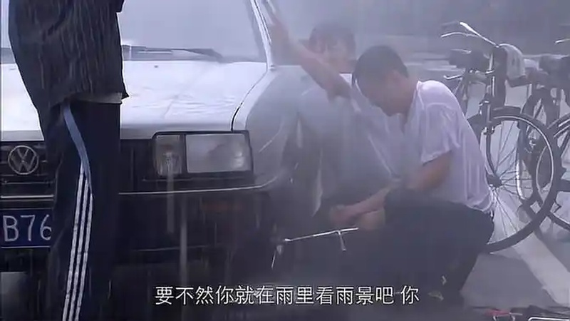 兄弟车行:修车工马路上找车修,把店铺名声给打出去,这招牛