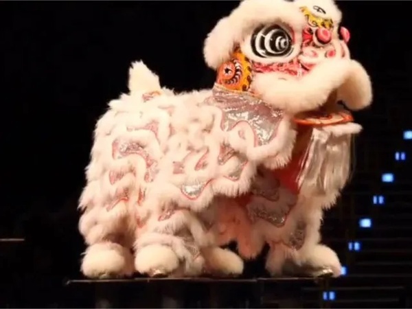 弘扬中国传统文化,精彩绝伦的舞狮表演