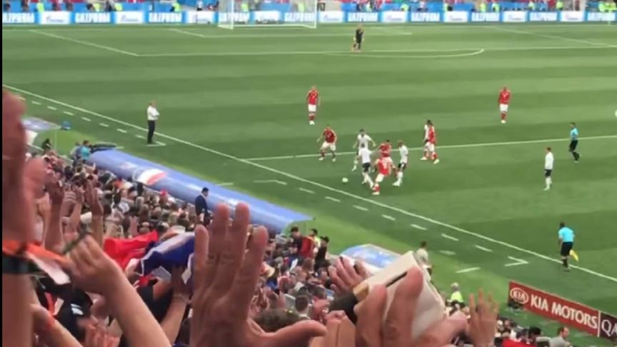 2018年世界杯唯一一场零比零的比赛,现场观众太无聊了玩起了人浪