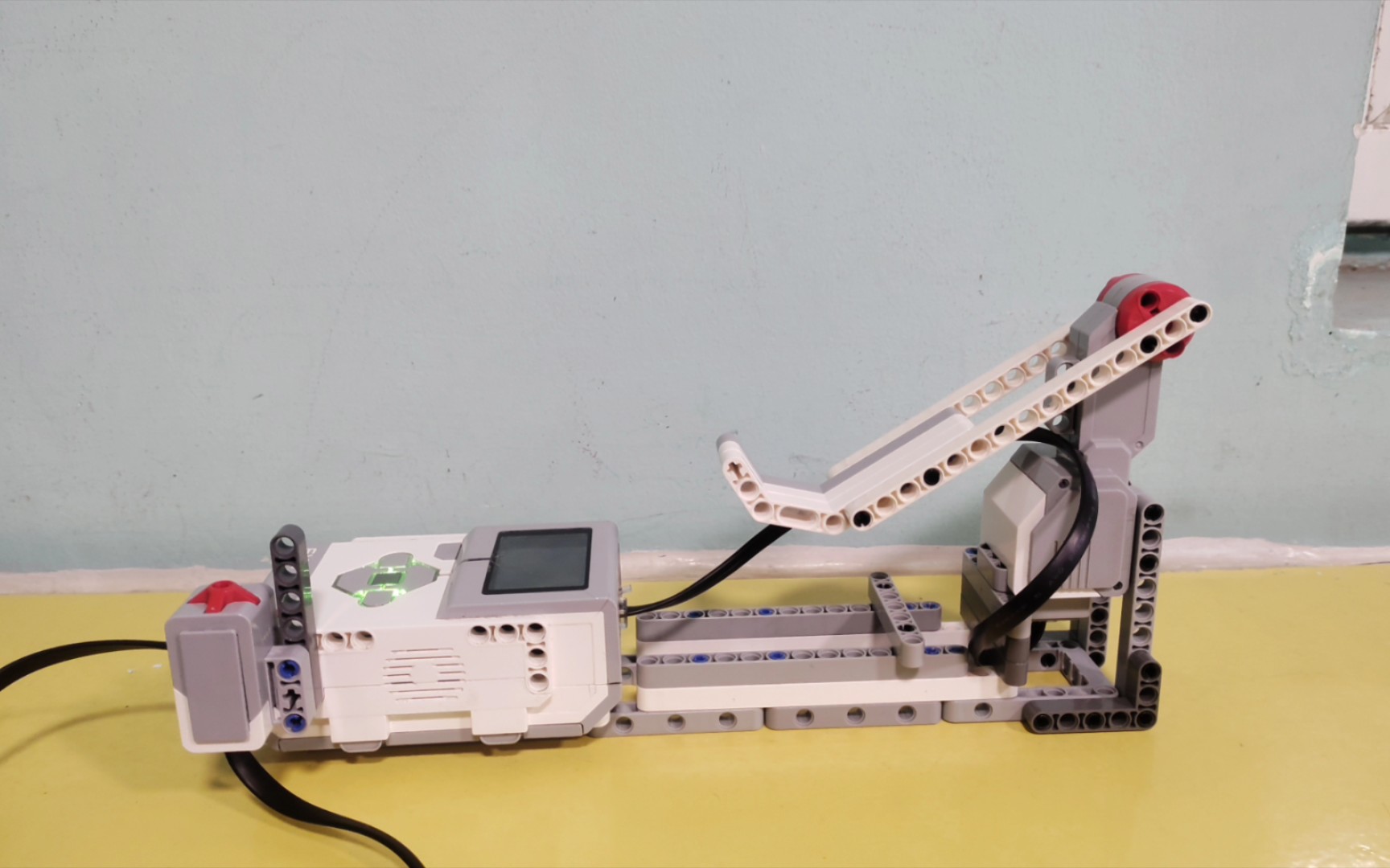 简单易学 Ev3入门作品——投石机