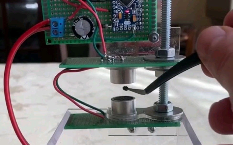 Arduino和HC-SR04 超声波传感器模块还可以这样!超声波悬浮