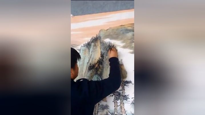 实拍画家用毛笔画画,感觉好神奇