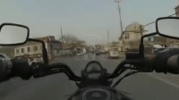 电动车惨撞三轮车 骑电动车一定要小心呀
