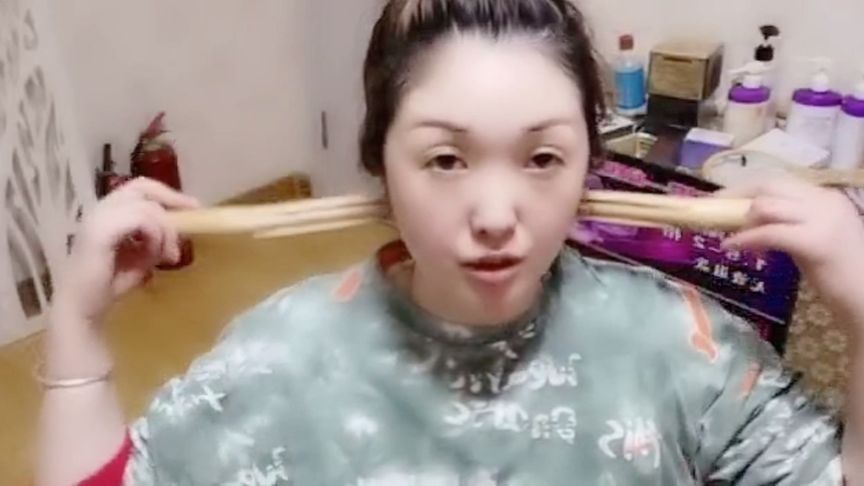 用沙棘膏和擀筋棒给自己做保养,方便省钱,操作简单