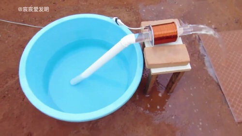 无叶轮电磁感应抽水泵,利用感应电动势定律高速抽水