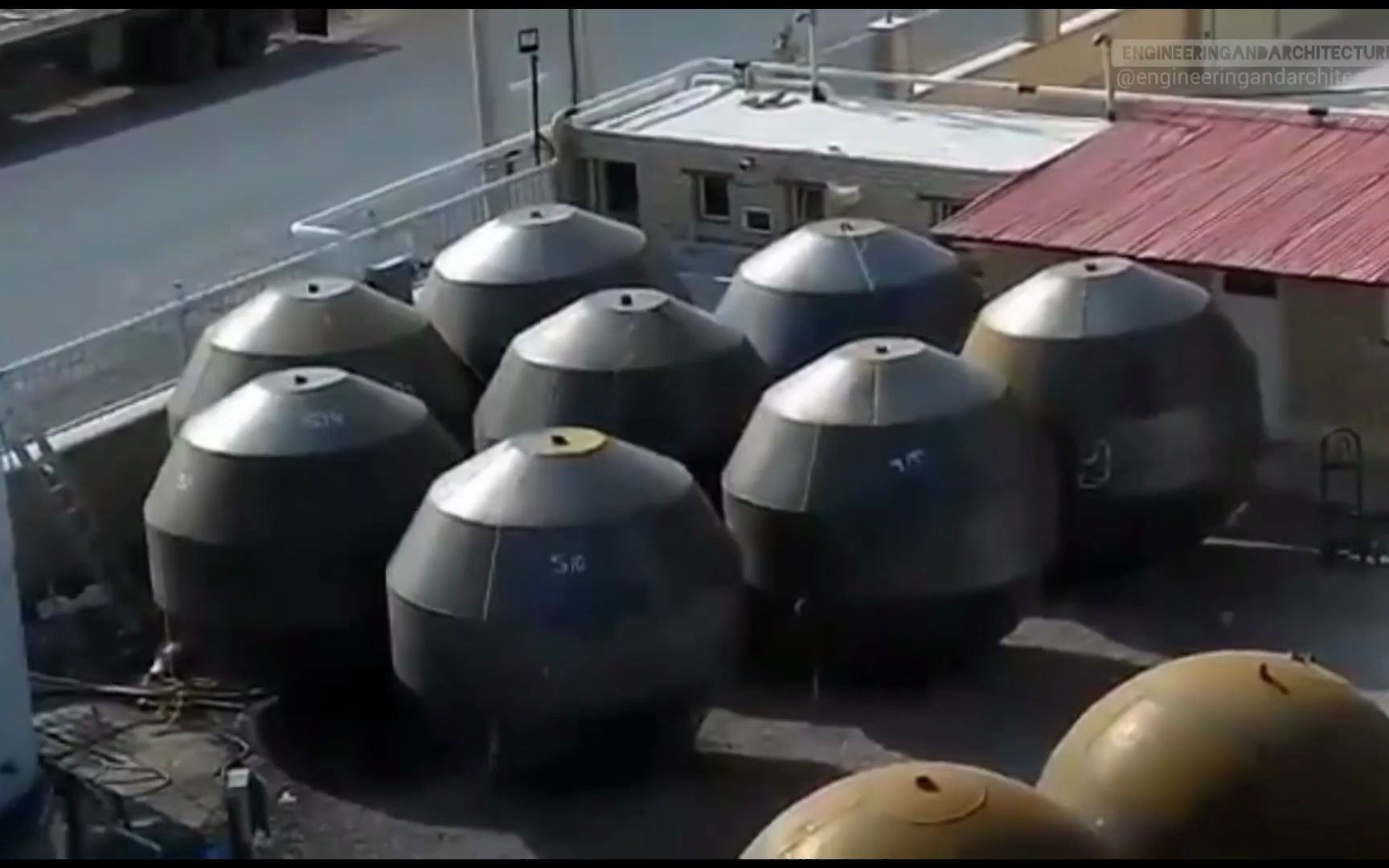 【转载】瞬间爆炸液压成形 将多面体金属罐制成球形壳【屁声版彩蛋】
