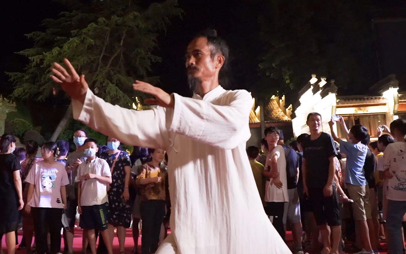 尘世如潮人如水,存思守一莫相催——袁师懋道长参加武当庙会小记