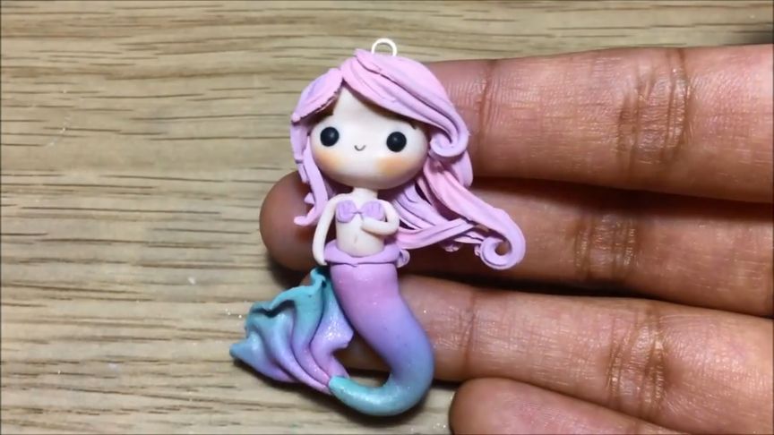 DIY用橡皮泥制作一条美人鱼,荧光闪闪的当挂件真好看
