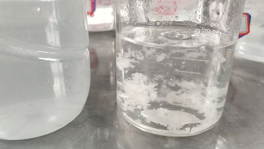 洗涤污水处理需要用到絮凝剂聚合氯化铝PAC和聚丙烯酰胺PAM