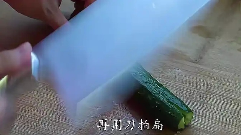 黑木耳新吃法,一周三次抢光盘,香到停不下来!
