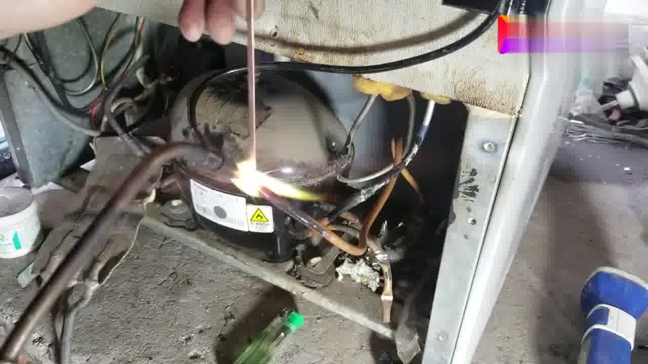 美菱雅典娜冰箱压缩机刚启动就停【30分钟上门】