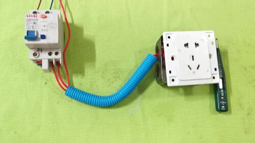 实至名归的老电工,只用一根电笔,就能快速分清火线,零线和地线