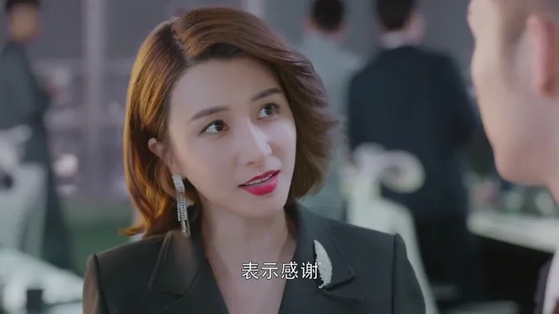 我们在一起:公司遇到技术故障,不料新来的女总监是电脑专家