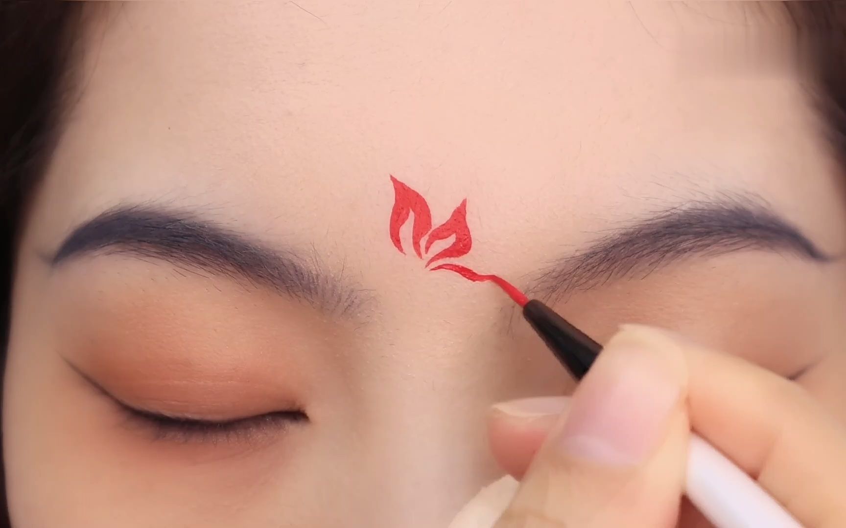 超简单的花钿,一看就会#谷兰化妆培训学校