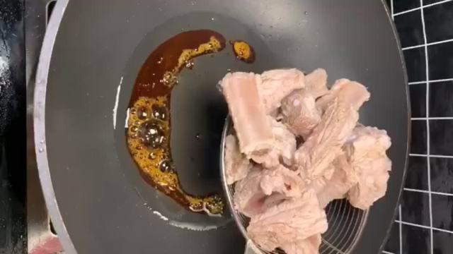 排骨这样做,太好吃了,做法又简单一看就会,一上桌几.