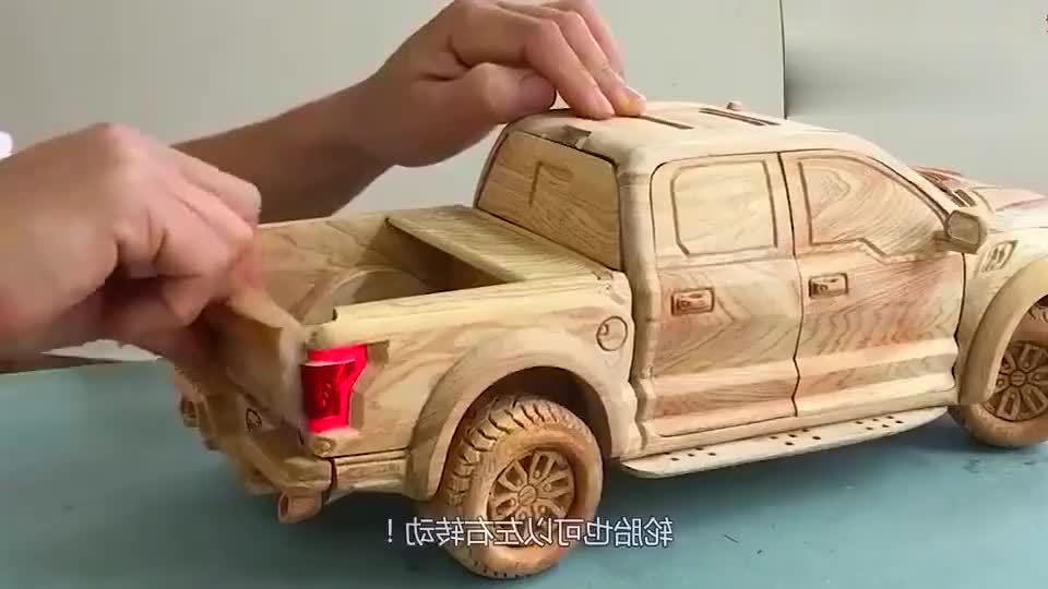 民间木匠制作“汽车模型”,做好的那一刻,成品惊艳众人