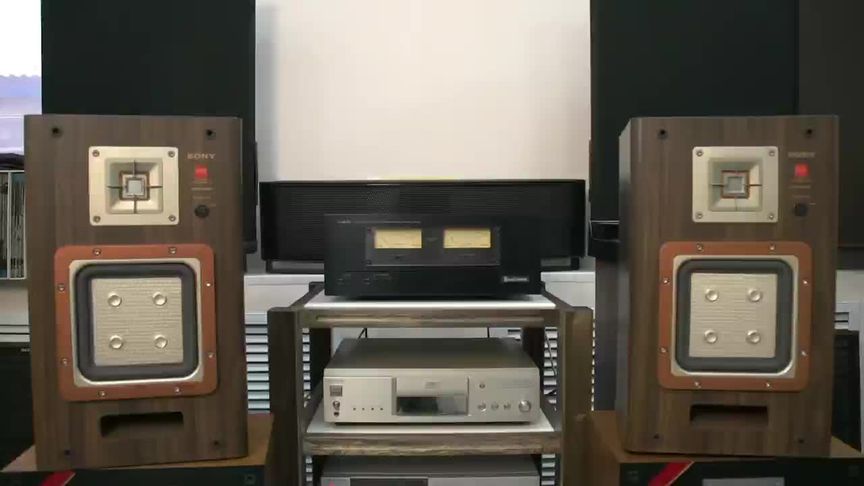 好声音永恒不变!试日立Lo-D HMA-7300双表头功放机,堪称人声专家