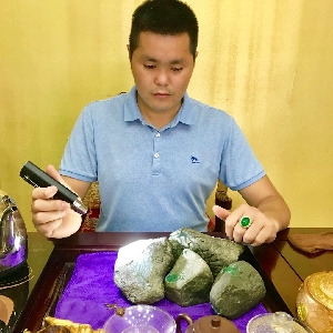 高级翡翠 