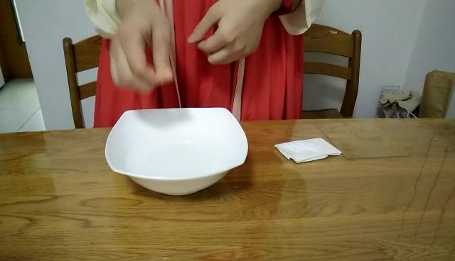【龚同学的物理实验】七夕乞巧节系列之 投针验巧(常规版) 有原理...