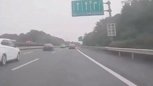 一个必备的主动安全意识高速开车尤为重要