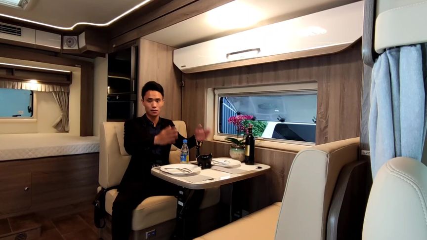 2020款依维柯双拓展房车 多少钱一台?