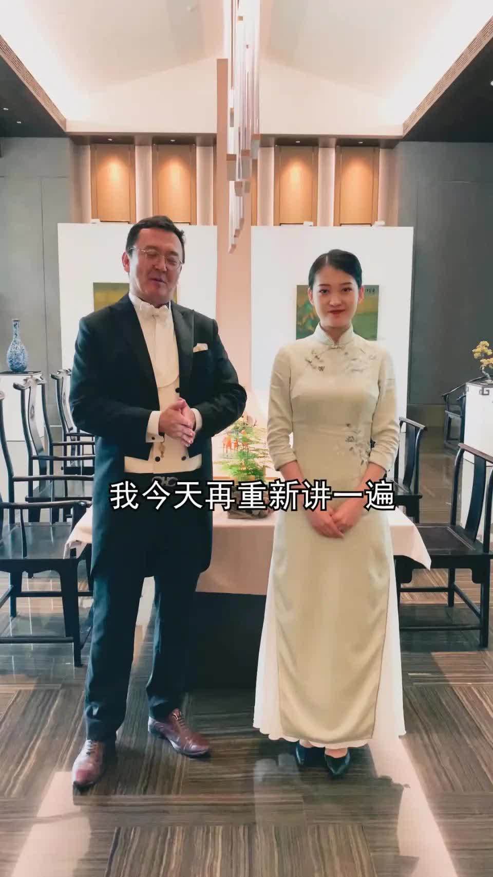 与女士握手的礼仪