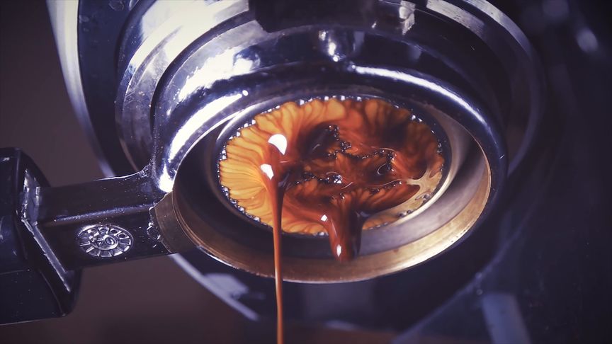 从业10年的咖啡师,通俗的讲解,什么是意式咖啡?