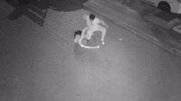近日女子遭陌生男子殴打视频火遍网络,全网都在找视频中的男子