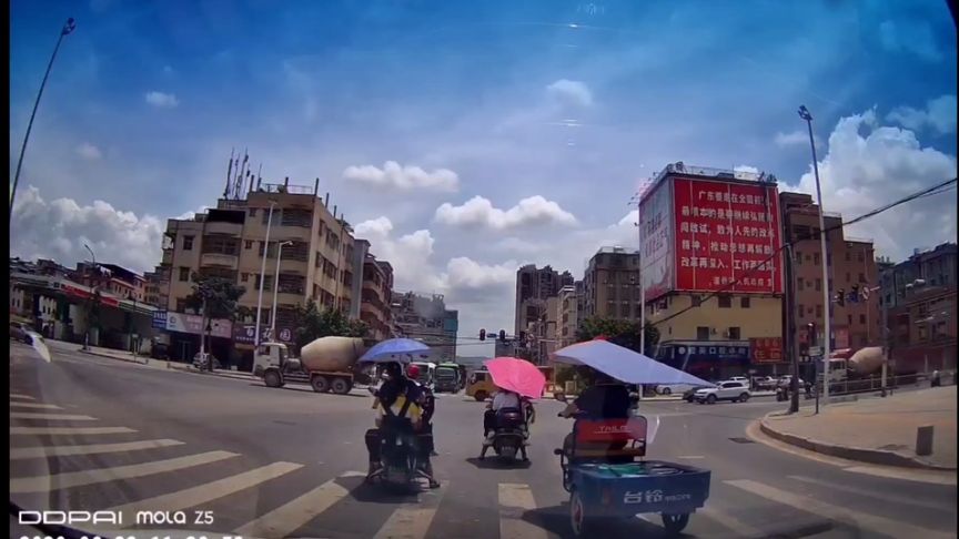 三百元买的盯盯拍行车记录仪上车测试,看看是否翻车?