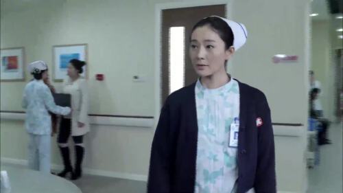 产科医生:马上选妇科主任,代理主任位子还没坐稳,就有人巴结她