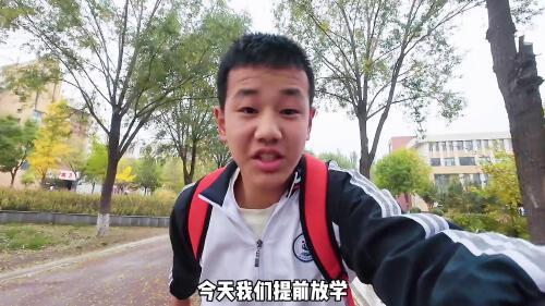 15岁杨可哥哥第一次抢饭