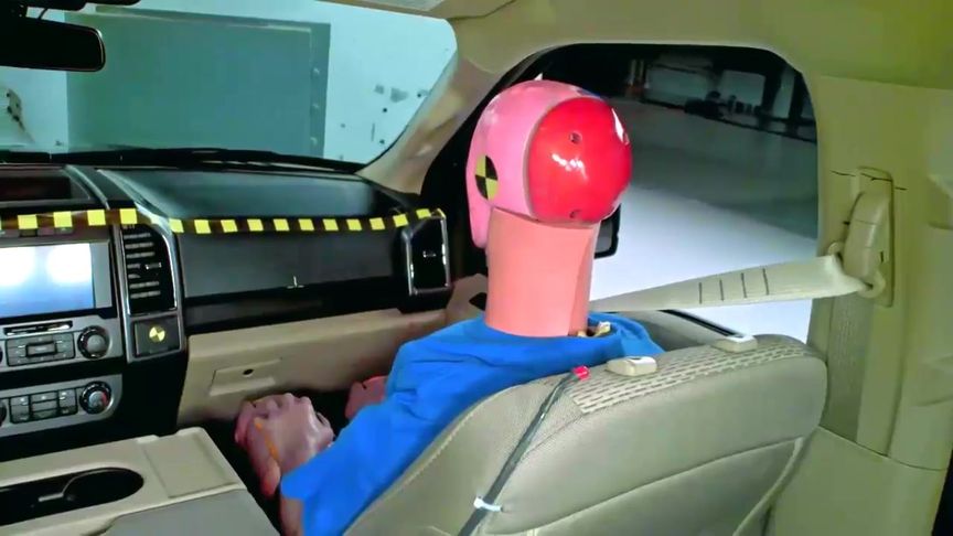 2019款福特皮卡F150的安全系数高不高?做个碰撞测试后就知道了