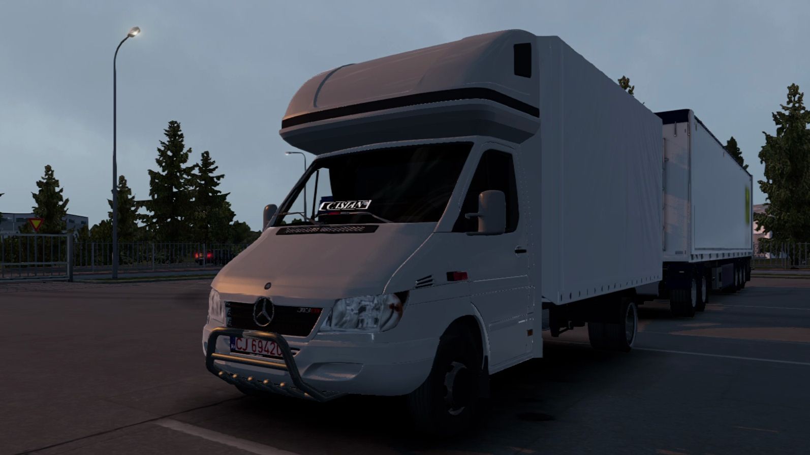 欧洲卡车模拟2:奔驰小型货车拉全挂_欧洲卡车模拟2