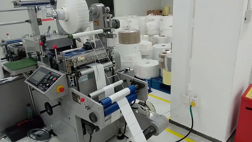 不干胶标签模切加工过程