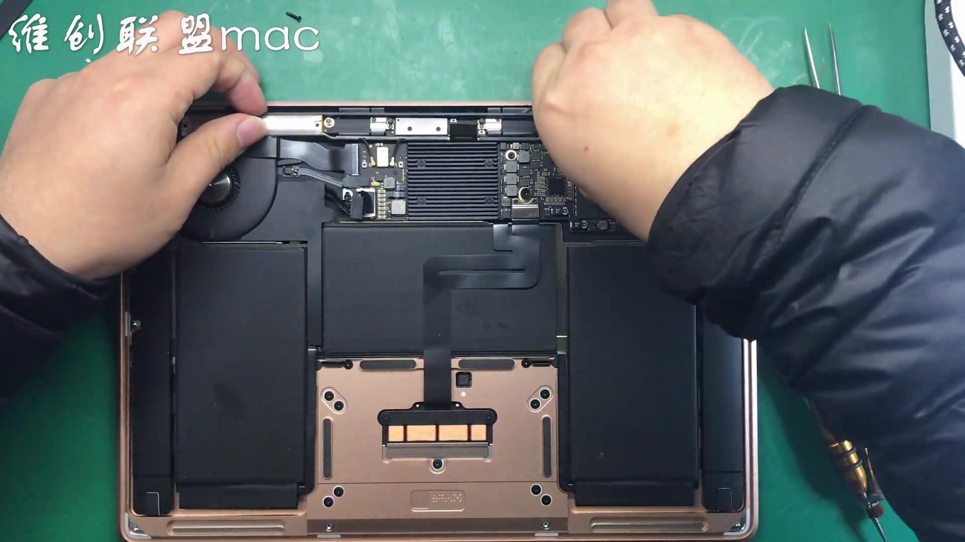 新款Macbook air首次更换液晶屏