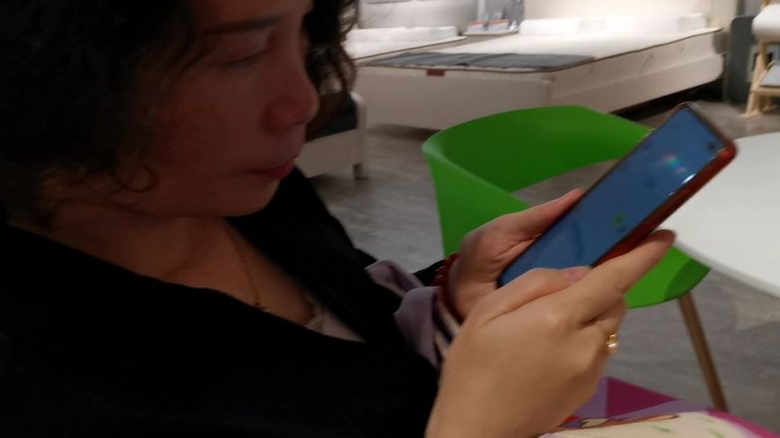 跟美女出来,请教一下美女怎么拍好视频!多谢美女指导!