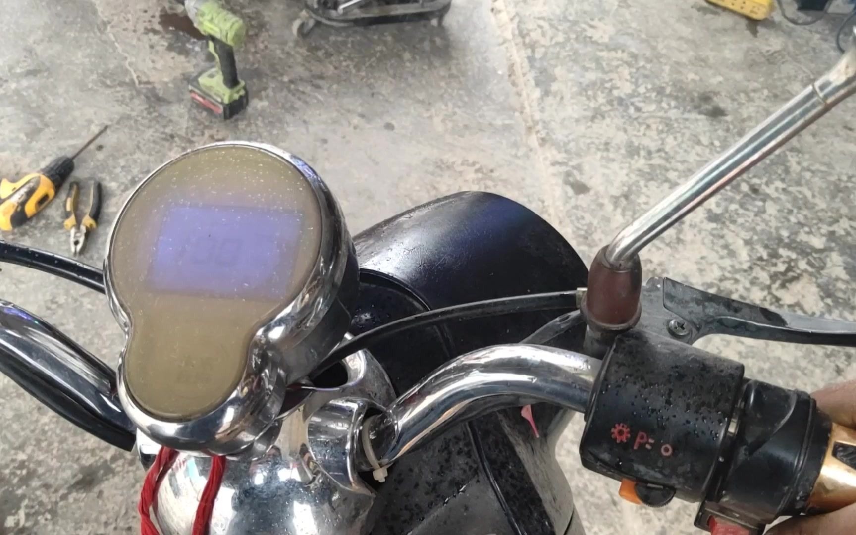 这就是电动车上坡突然走不动的原因,电机转起来卡顿是什么情况?电机...