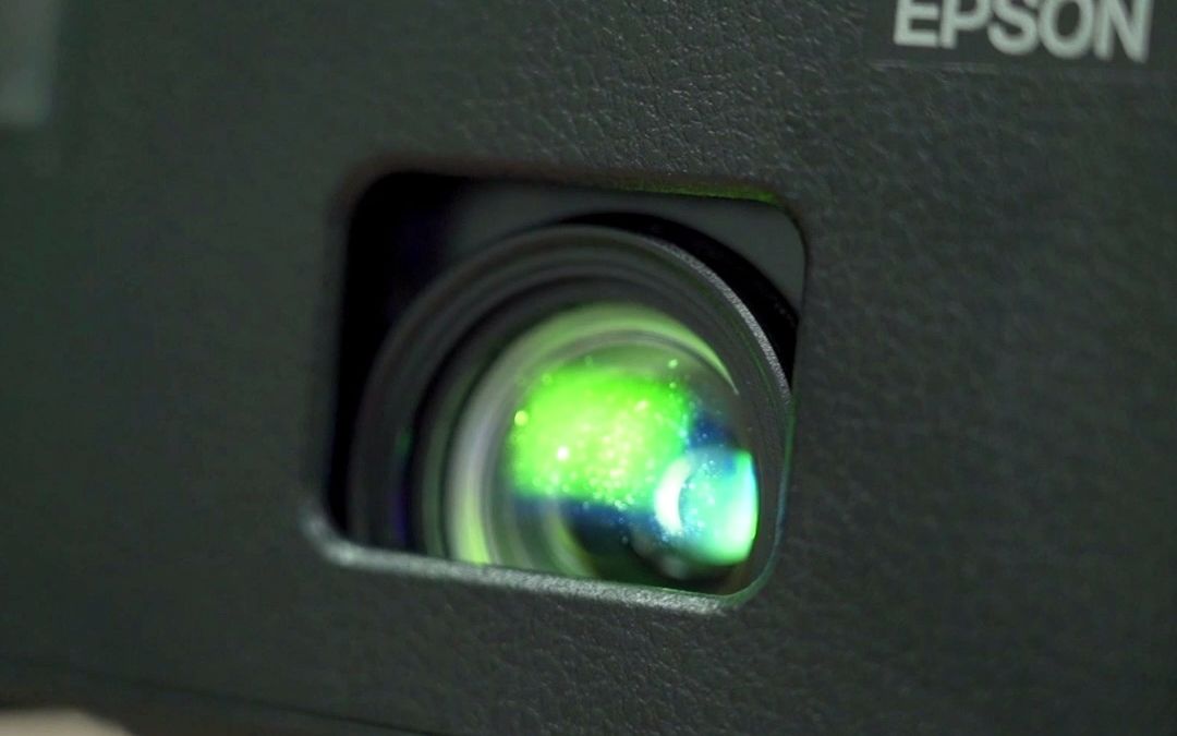 爱普生EF-12家用投影仪,你值得拥有