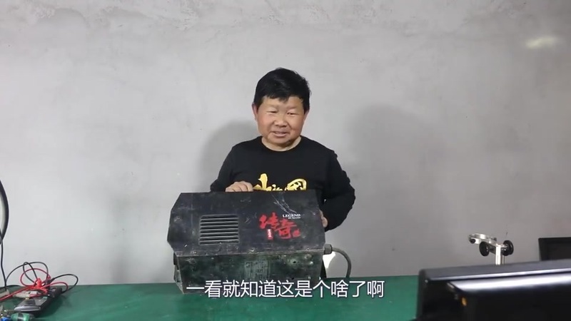 老乡送来一个工地用的电焊机,看看什么问题,老男孩能搞好吗?
