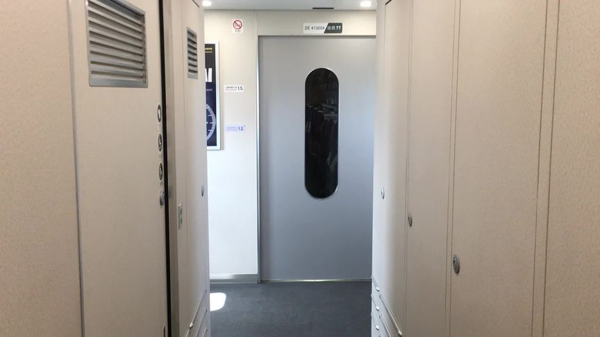 坐了这么多次动车,第一次知道这个门是自动的