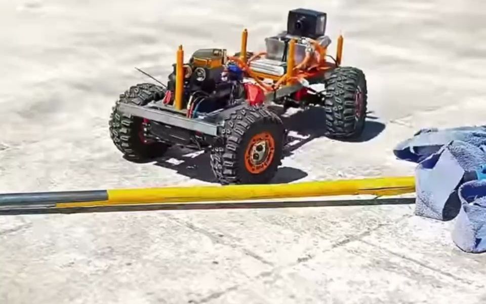 感受一下单缸车改装机械涡轮后的声浪.