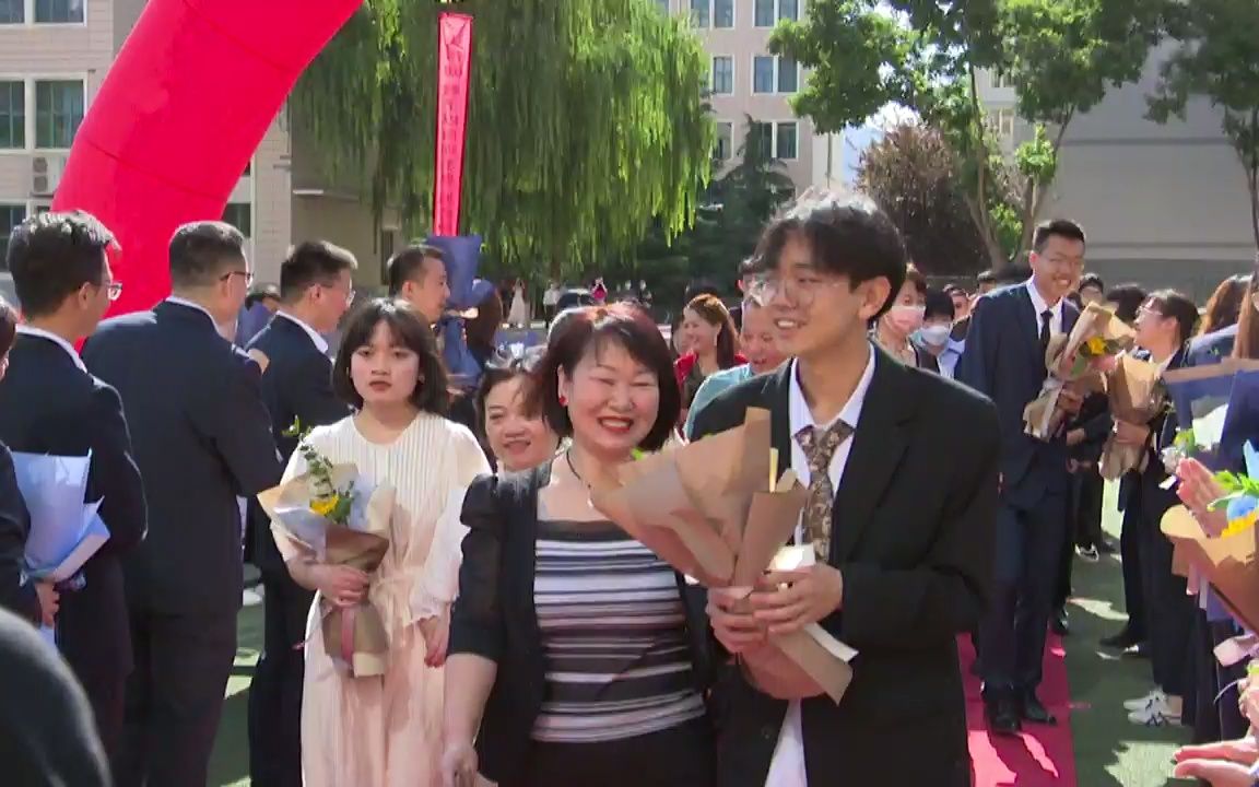 兰州东方中学2022届高三学生成人礼暨毕业典礼回放