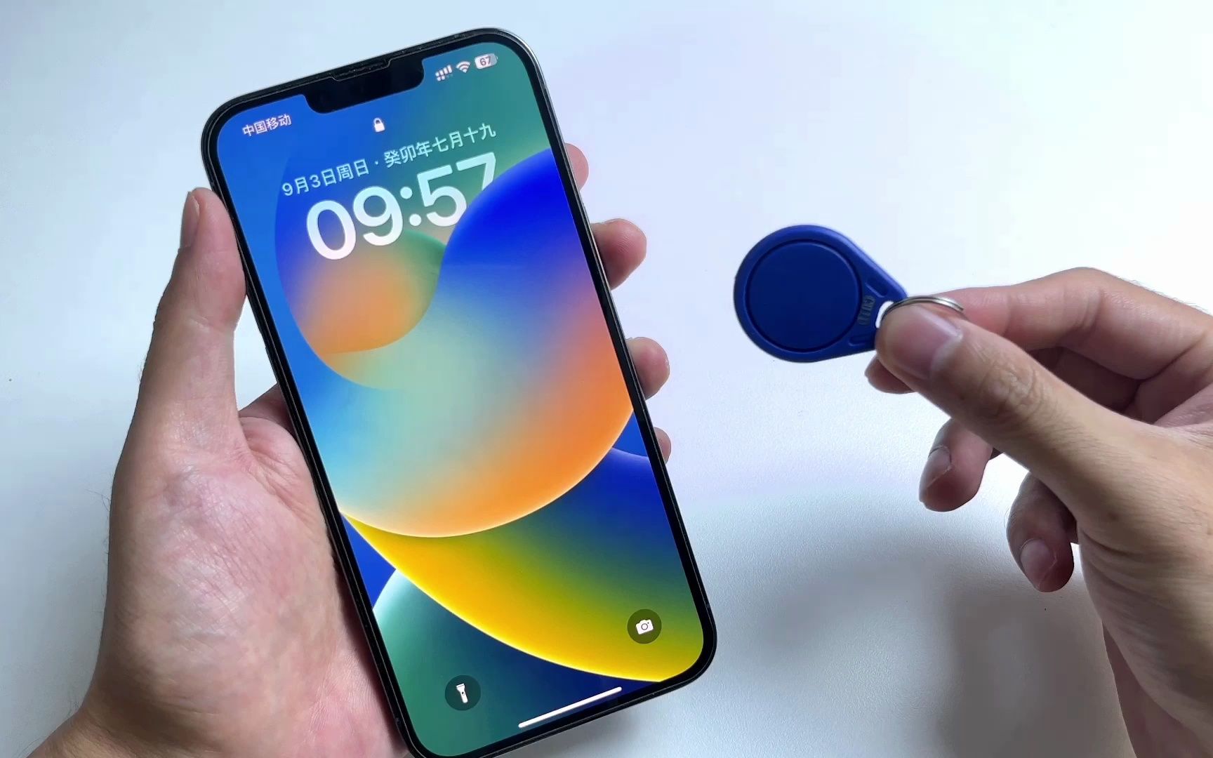 苹果手机也可以添加加密门禁卡了,添加成功后刷手机就能进出小区