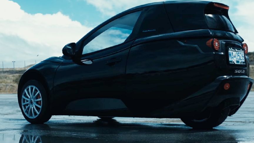 中国人最喜欢的三轮车,充满电续航200小时,停车只需半个停车位