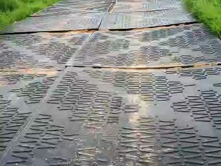 聚乙烯铺路板:耐用、环保的新选择