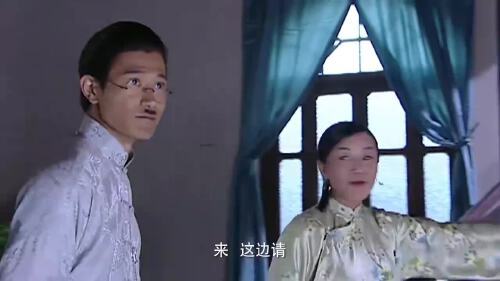 小兵张嘎:嘎子叫嚣杀鬼子,怎料鬼子下秒就来饭馆,老板把他藏起