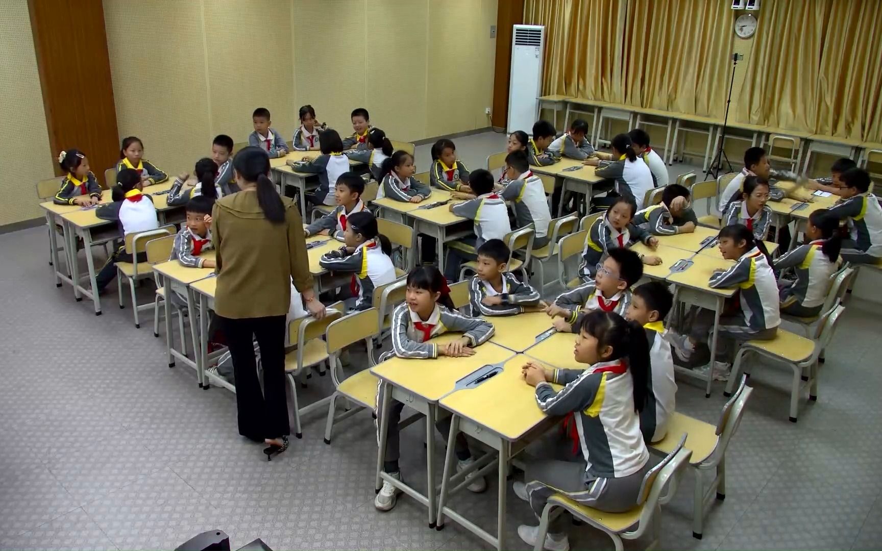 张淑敏东莞市高埗镇西联小学保密教育课例《共筑网络安全防线》