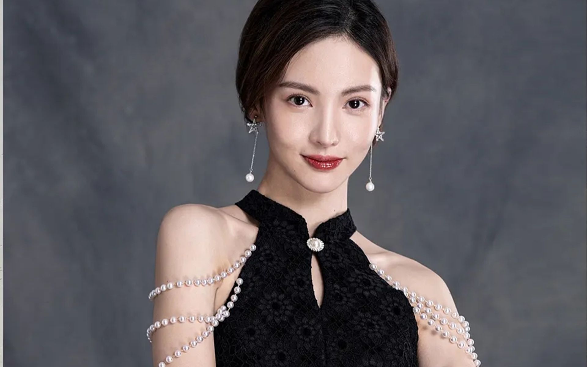 电影删减片段曝光,金晨床上被泼粪水,缅北幕后大老板片尾现身