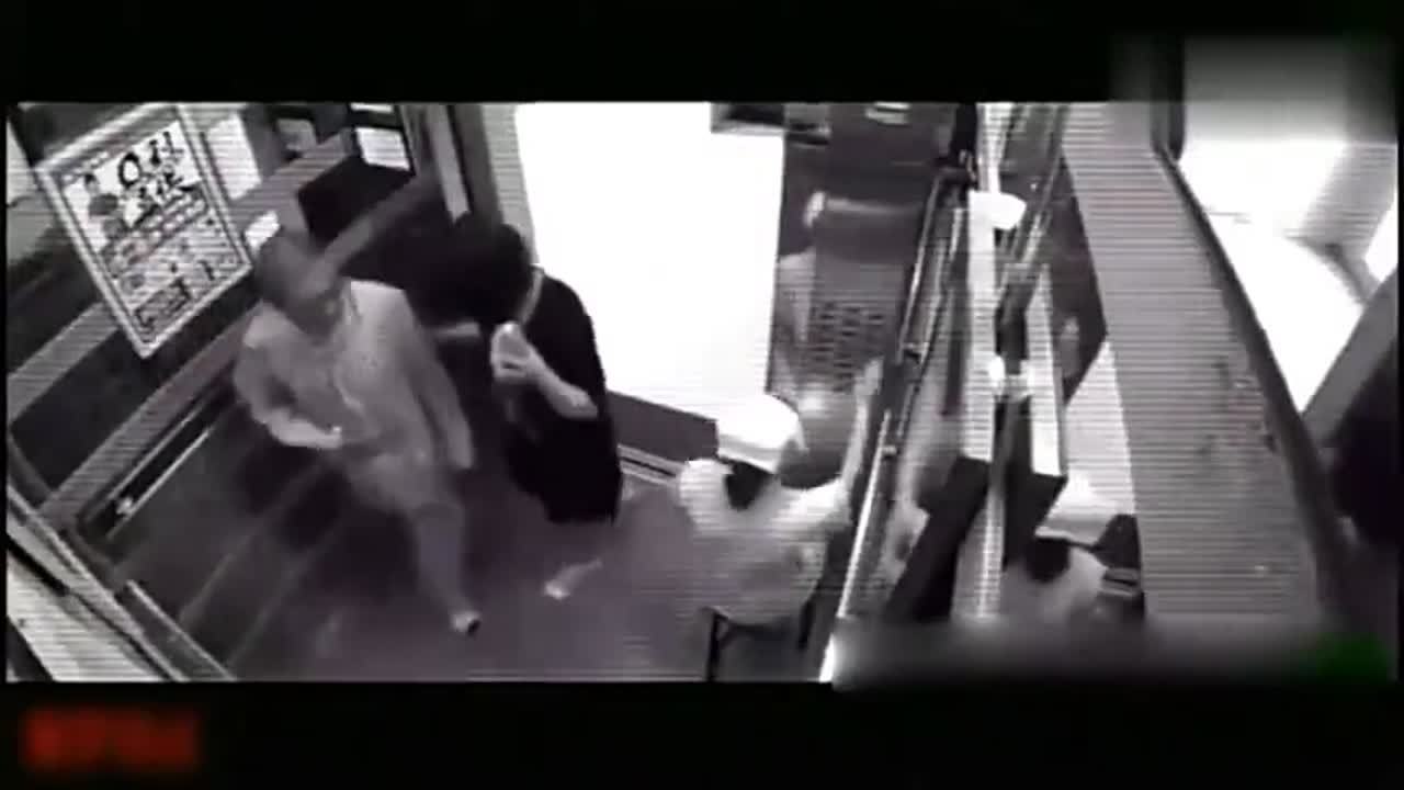 灵异事件:医院电梯发了"诡异一幕","不要眨眼细心看"