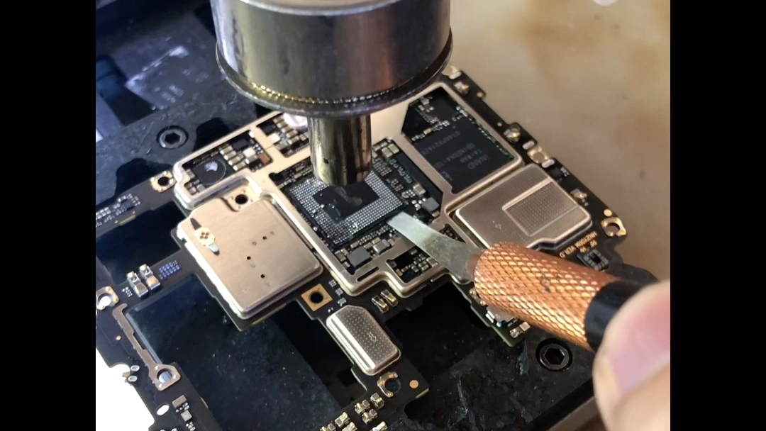 华为荣耀v40开机重启维修。 #手机主板维修 #荣耀v40重启定屏不开机 ...